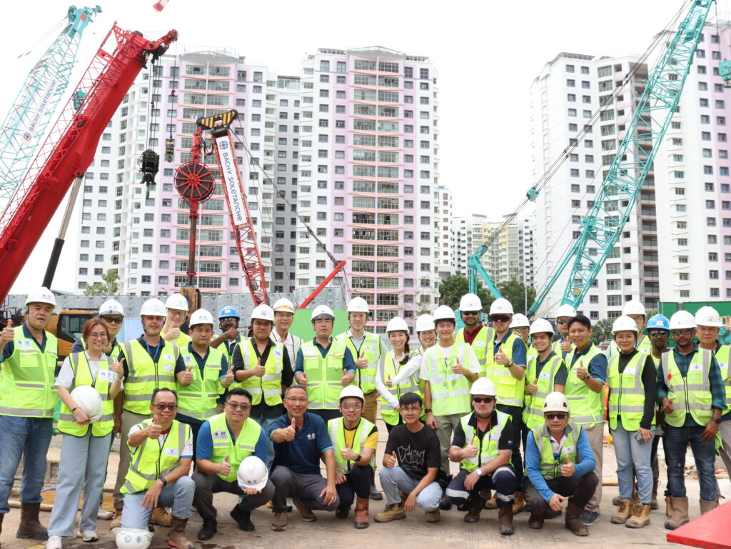 P103 Riviera Station First Panel Excavation - Bachy Soletanche Singapore